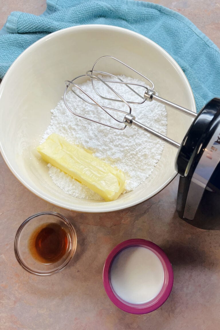 Best Cinnamon Roll Frosting - ChefAlli.com
